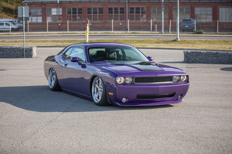Dodge Challenger R/T Tuning Airride Luftfahrwerl Felgen Karosserieteile ...